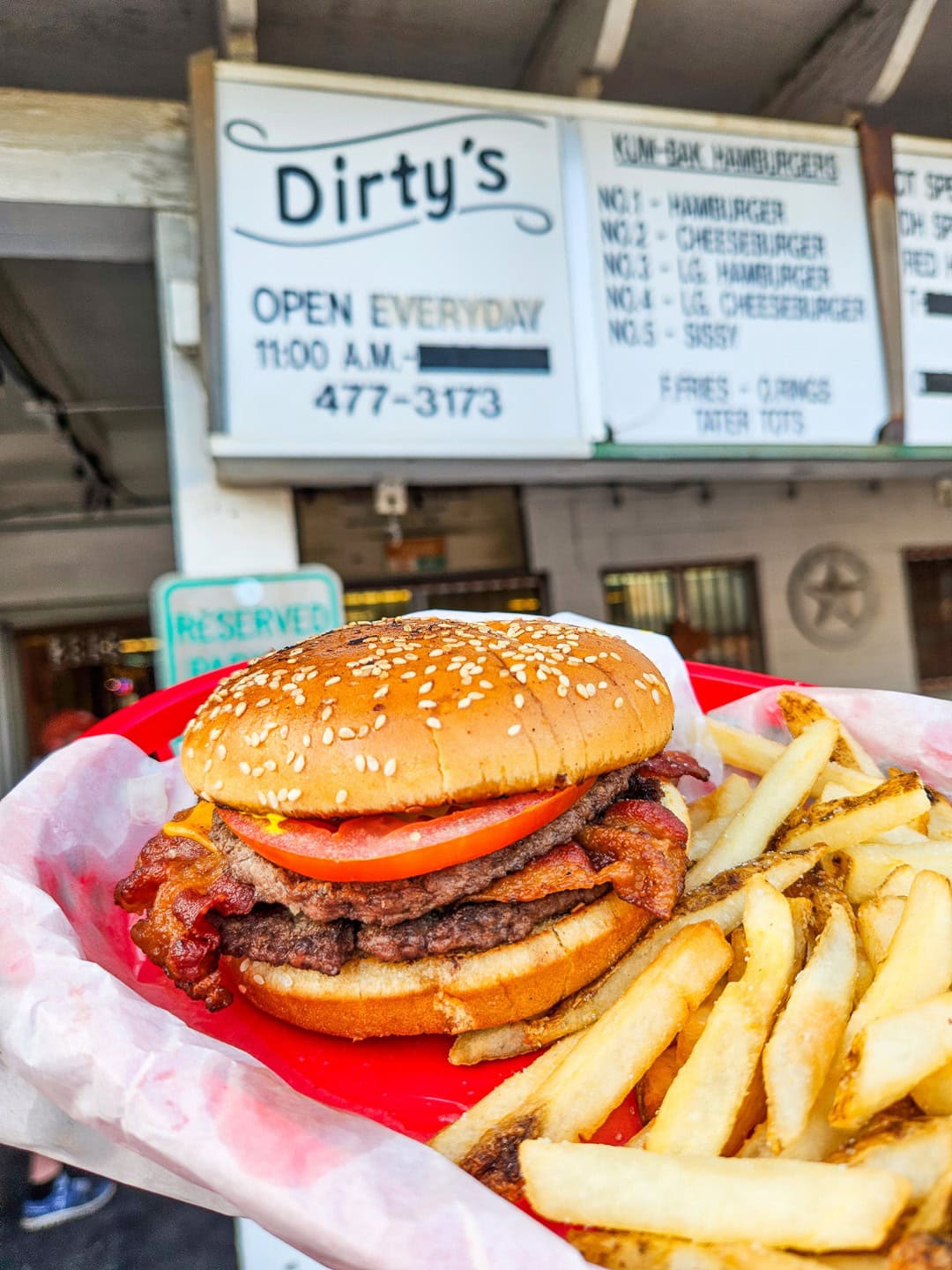 Comfort in a Plate Is Served at Texas’s Oldest Burger Joint – TX Headlines